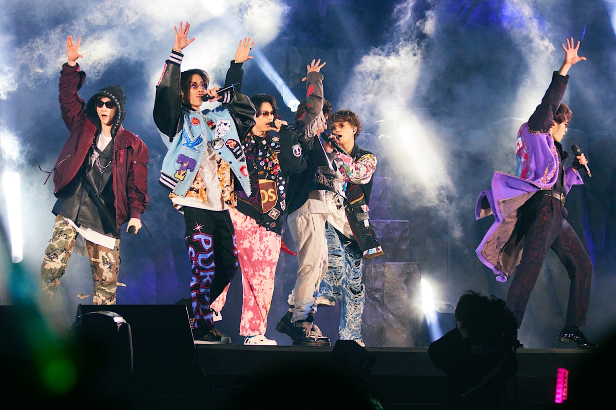 SixTONES、6人の熱い「声」が響きわたる。横浜アリーナ公演初日をレポート | GINGER