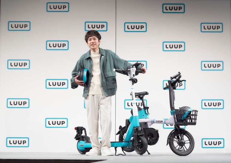 二宮和也がLUUPの顔に！街中の人を驚かせることも…新CM発表会をレポート | GINGER