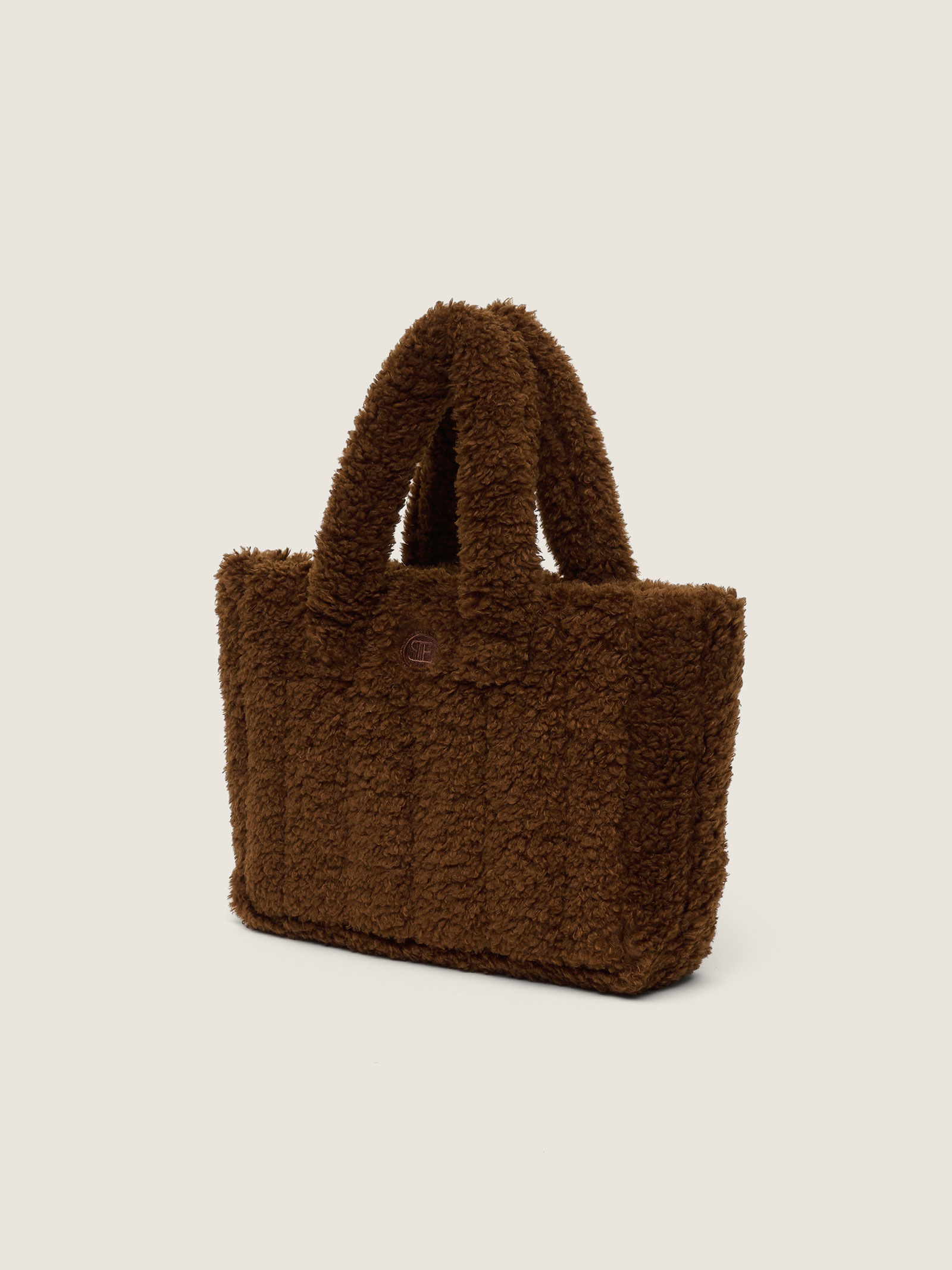 糖度高めなアイテムは“sienne”にあり！今冬取り入れたいウェア＆グッズ9選 | GINGER