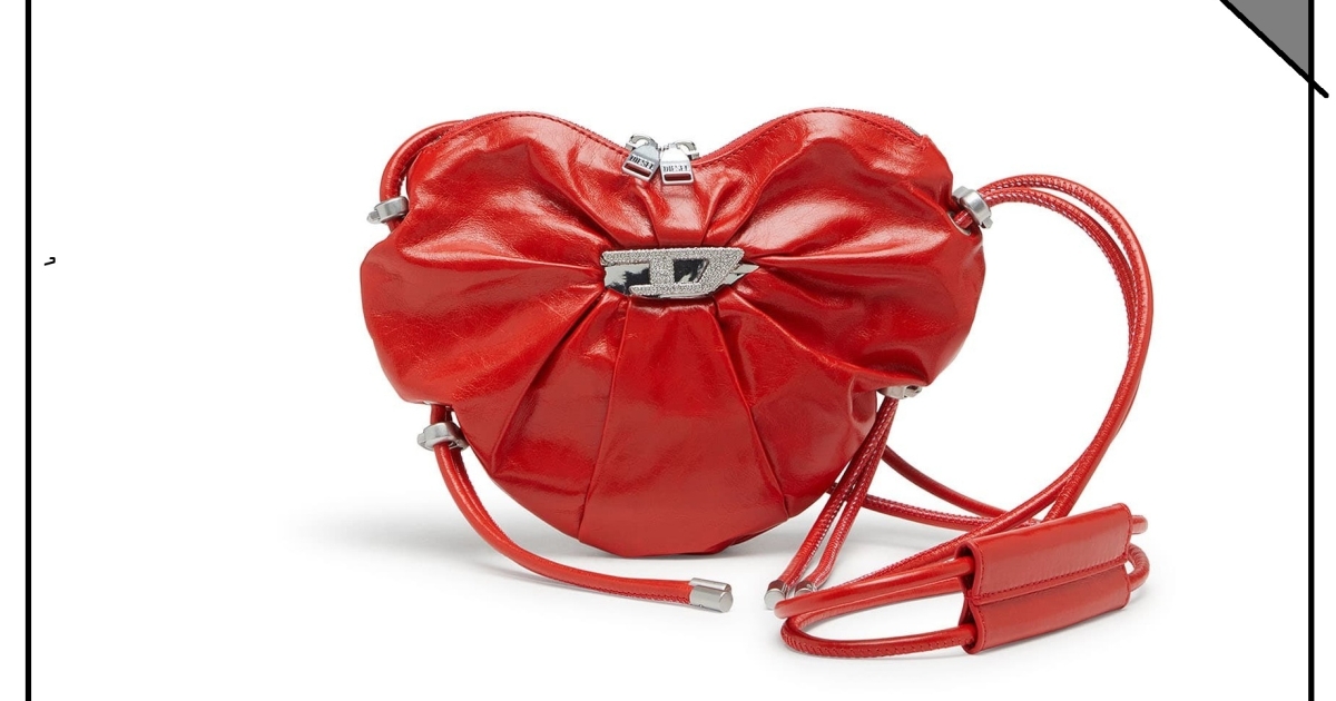 大人のためのハートバッグ♡甘すぎないフェイスにときめく | GINGER